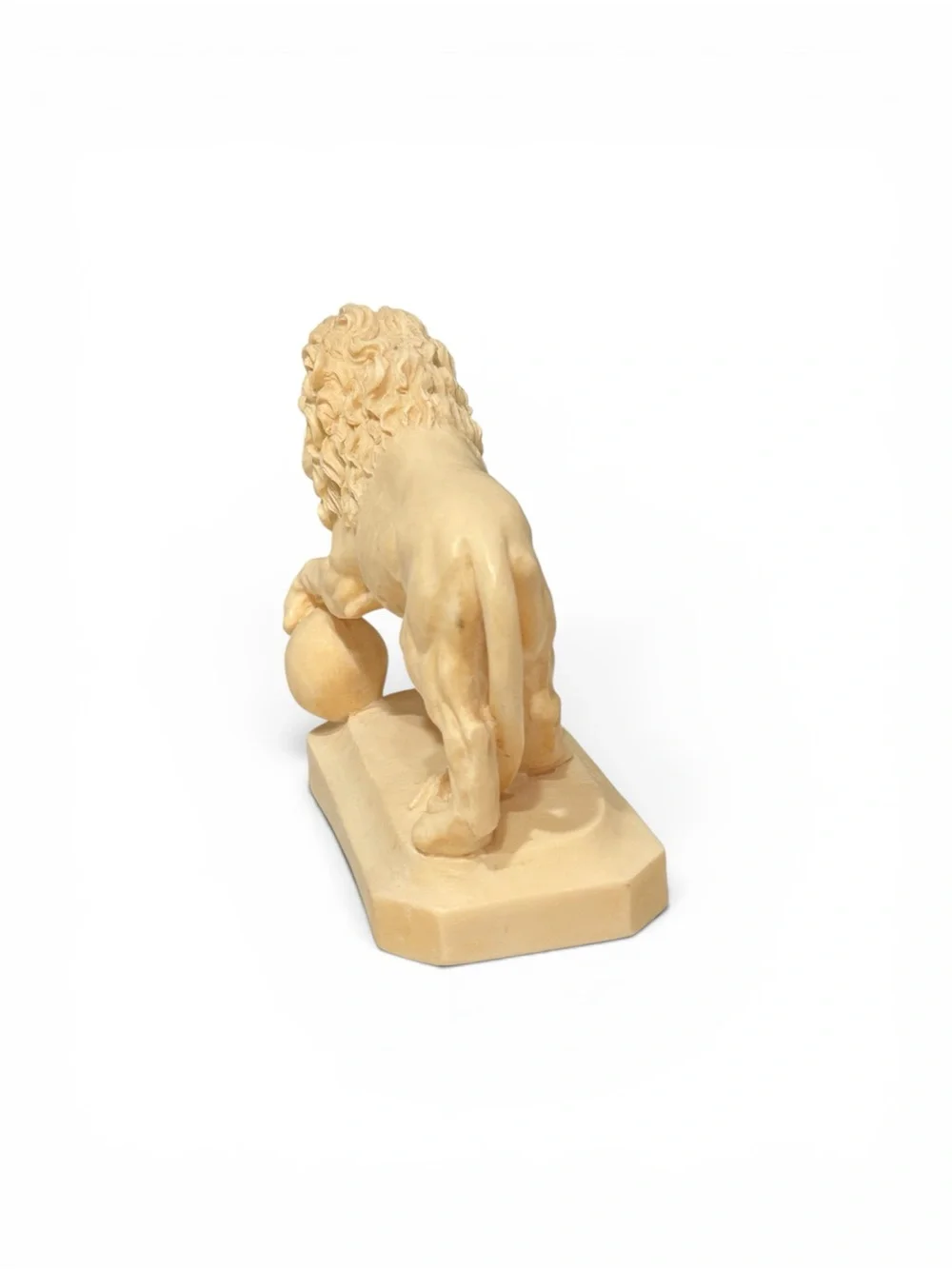 Santini | Art | Italian A Santini Lion Sculpture Ivorytone Molded ...
